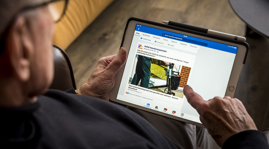 Meldpunt: ouderen buitengesloten door opmars digitalisering - MAX Vandaag