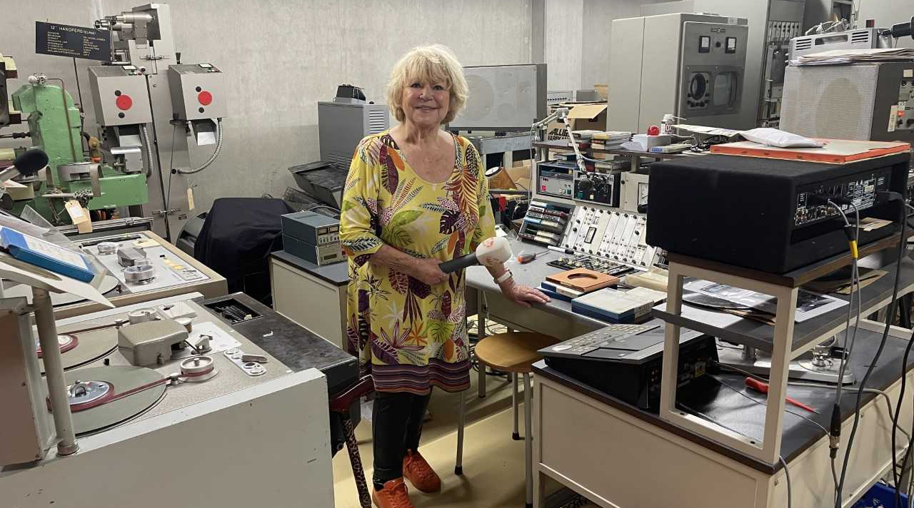 De TinekePodcast #11: Tineke bezoekt Beeld en Geluid - MAX Vandaag