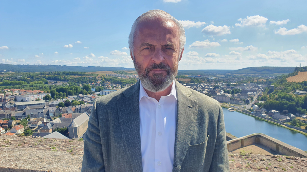 Langs de Maas - MAX Vandaag