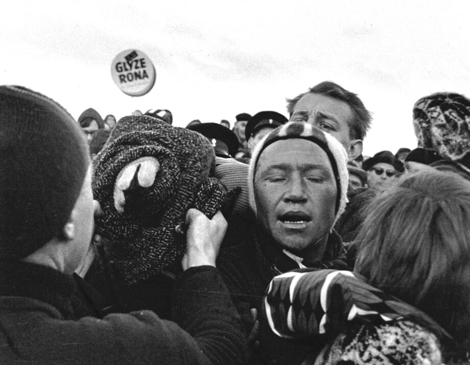 Reinier Paping wint de legendarische Elfstedentocht van 1963 - MAX Vandaag