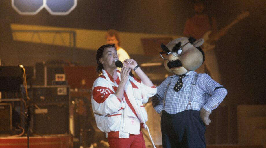 Wereld Radio Dag: MAX-dj’s vertellen over hun liefde voor radio - MAX ...