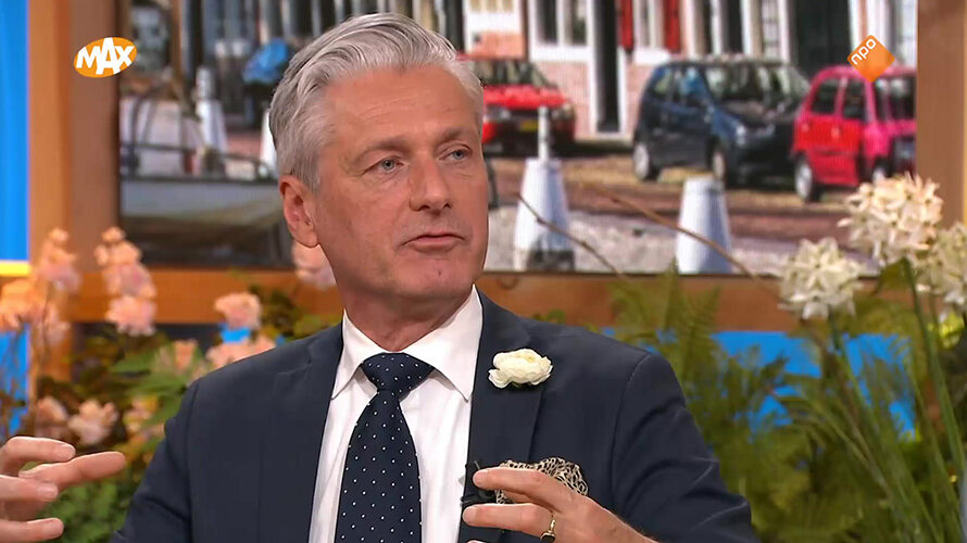 Stadswandelingen met Paul Rem - MAX Vandaag