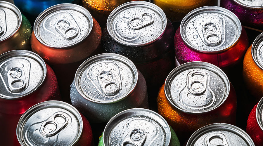 Blikjes fris sneller koelen? Dit is de tip! - MAX Vandaag