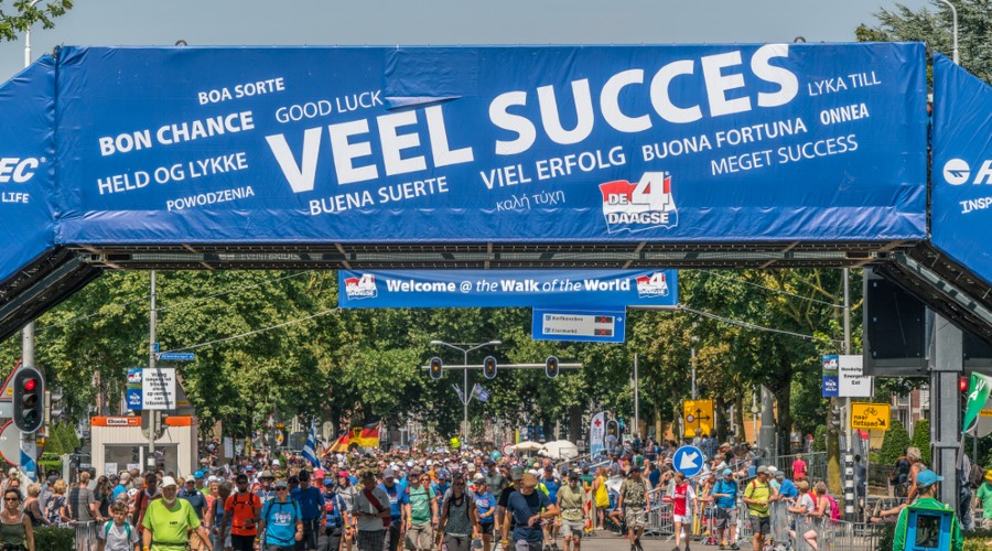 105e Nijmeegse 4Daagse is weer als vanouds: volg de tocht via MAX Vandaag - MAX Vandaag