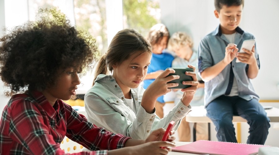 Patrick Wessels: 'Een telefoonverbod in de klas is geen betutteling ...