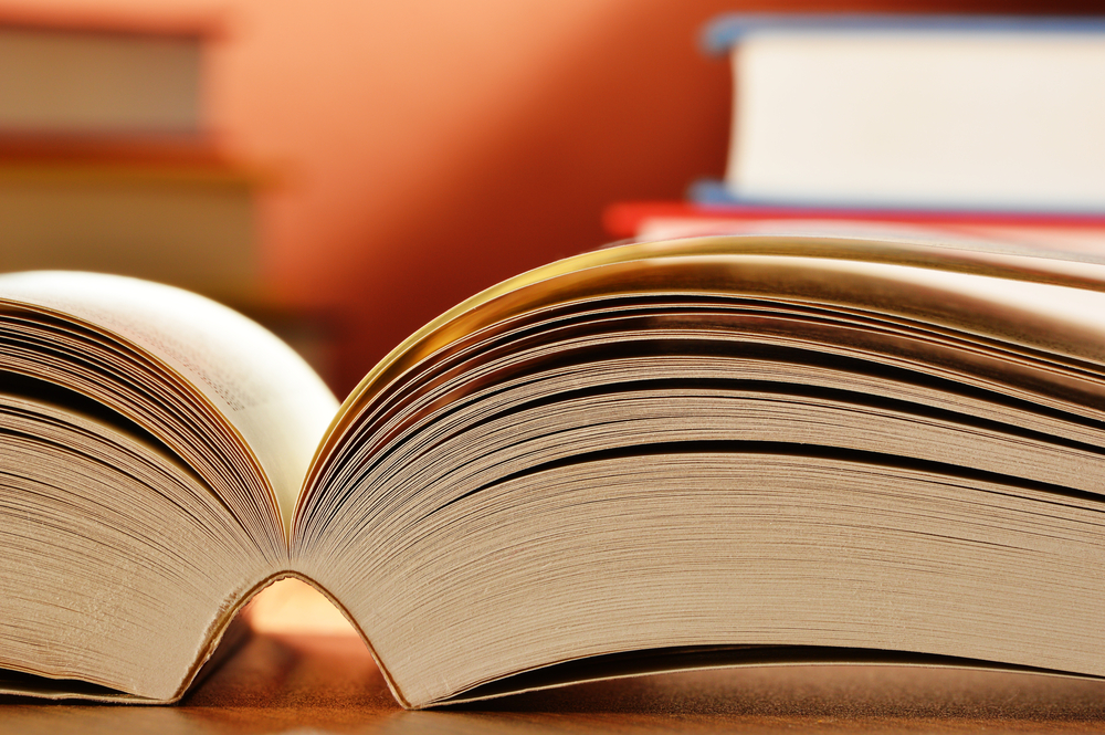 Een paperback boek lezen, zonder de rug te knakken? Zo lukt dat - MAX ...