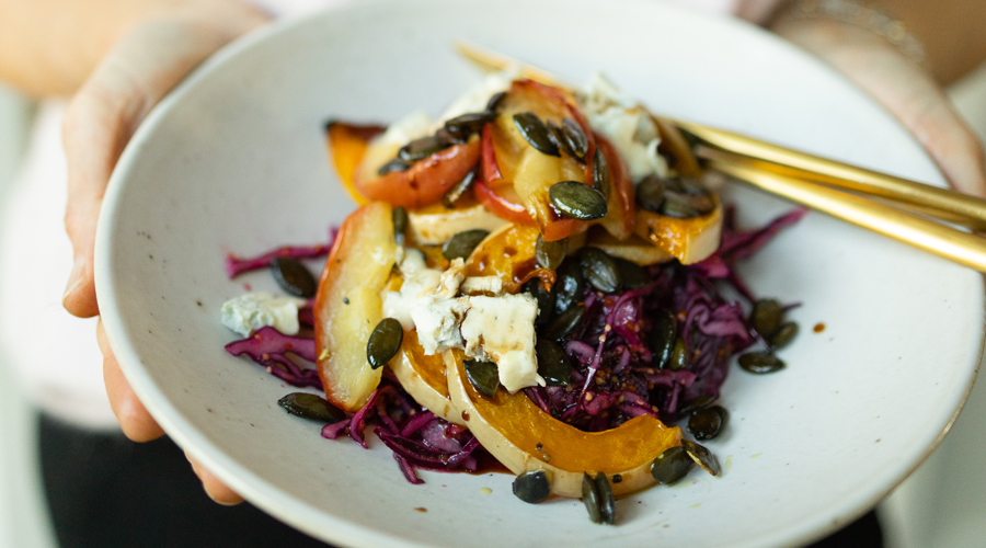 Koken met Sandra: wintersalade met geroosterde pompoen, appel en rode ...