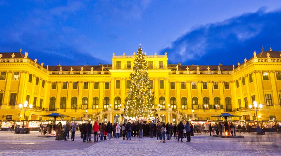 Paul Rem: 'Het fascinerende en tragische leven van keizerin Sisi' - MAX ...