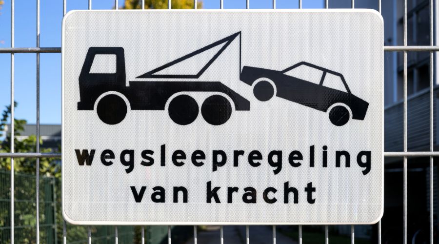 Foutgeparkeerd of andere overtreding, wat kost wegslepen en hoe krijgt ...