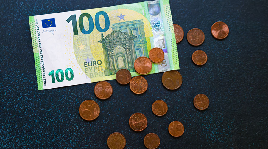 Kunt u nog met muntjes van 1 en 2 cent of briefjes van 100 en 200 euro ...