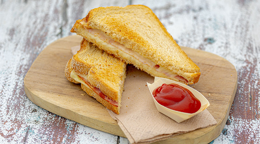 Een tosti bakken in de airfryer, kan dat en zo ja hoe? - MAX Vandaag