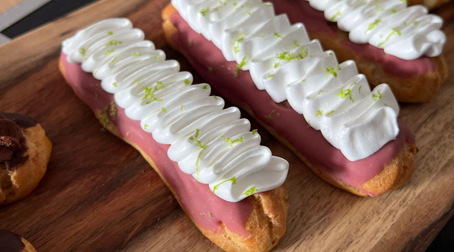 Eclairs met 3 soorten vullingen en toppings van Dennis - MAX Vandaag