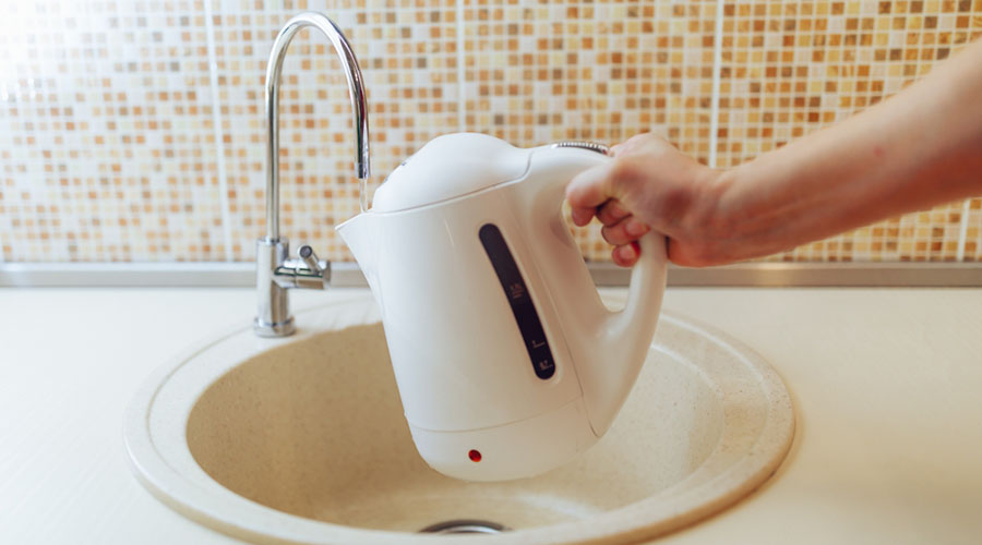 Warm of koud water in de waterkoker, maakt het eigenlijk verschil ...