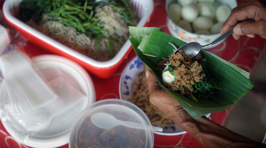 Gudanang van Noni Kooiman en Oma Toemi - MAX Vandaag
