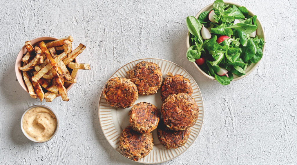 Koken met Sandra: groenteburger met knolselderijfriet - MAX Vandaag