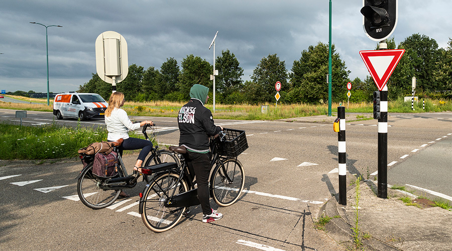 Hoe weet een stoplicht dat het op groen moet springen? - MAX Vandaag