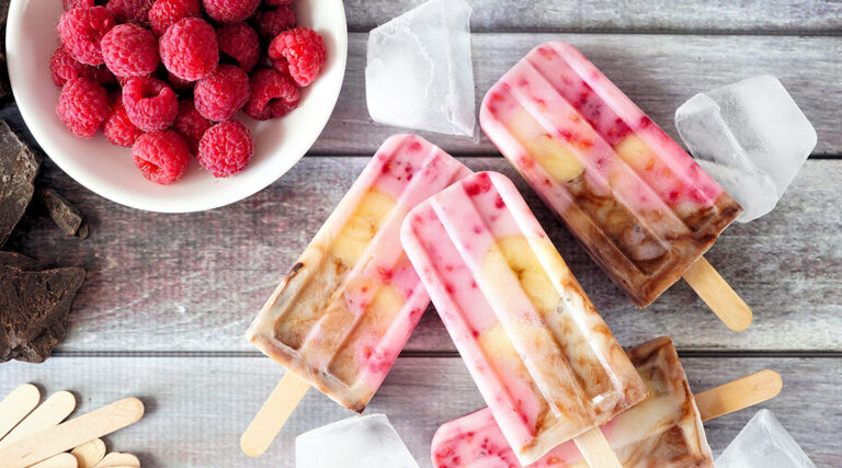 Zelf ijs maken: van waterijs tot roomijs, zo doet u dat - MAX Vandaag