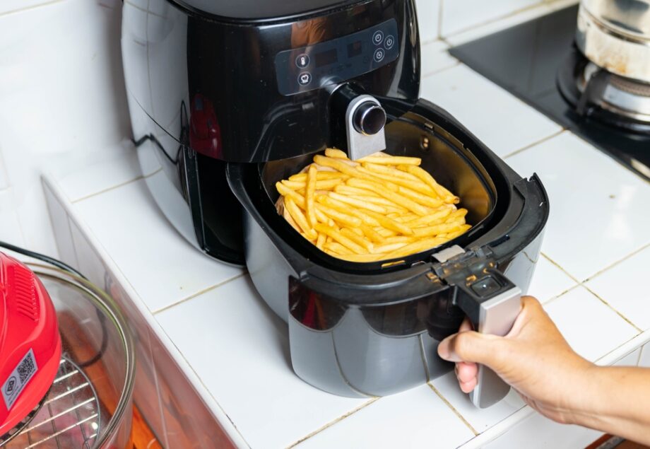 Zo krijgt u geen slappe, maar knapperige patat uit de airfryer - MAX ...